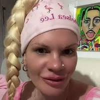 What do you think Chelsea Lee Art (rootsdarlings)'s personality is?