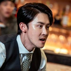 🔥 亚伦·帕克 MBTI 性格类型是ENTJ还是INTJ?